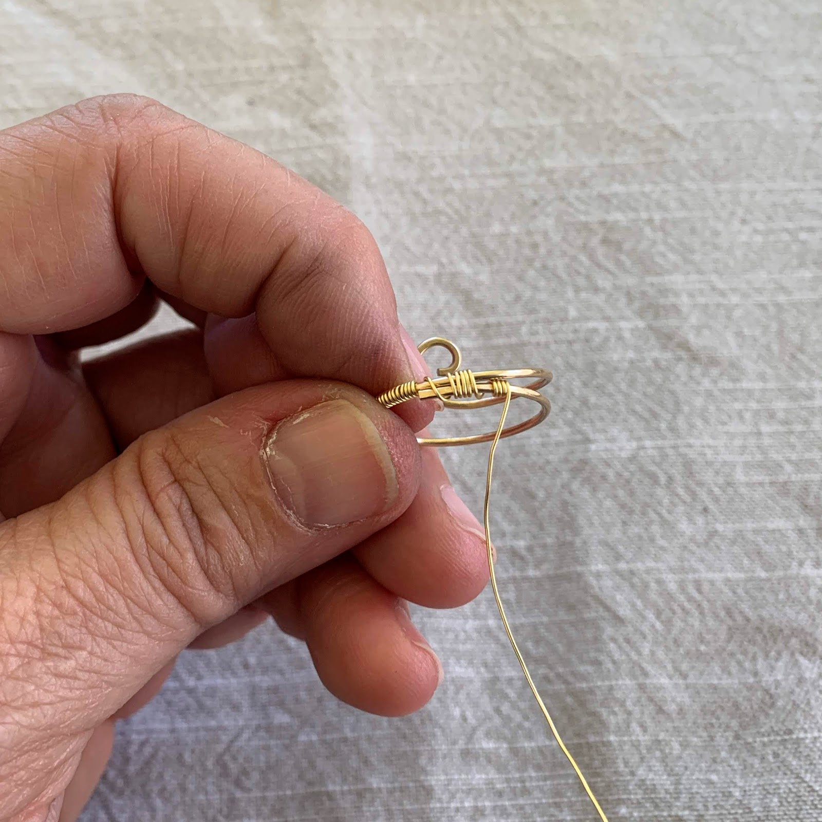 Lisa Yang Jewelry : Single Curl Wave Wire Ring Instructions