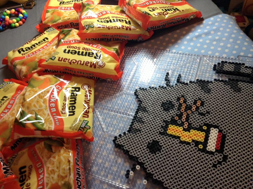 The 8bit Cafe! : ~ Pusheen Eating Ramen Perler Bead (Stop Motion)