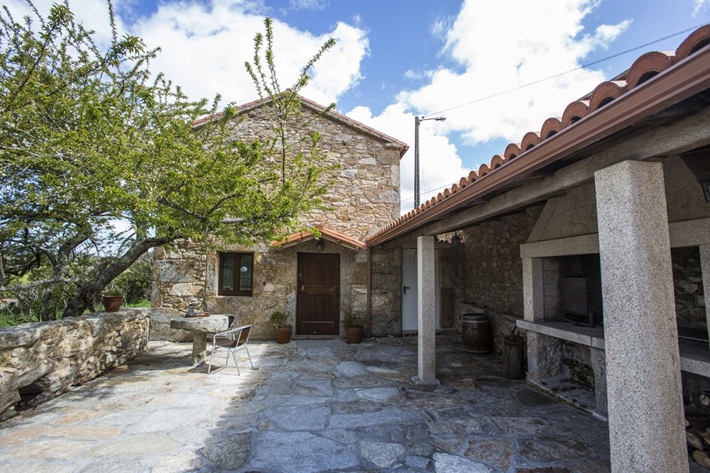 10 casas rurales para perderse en el campo en familia