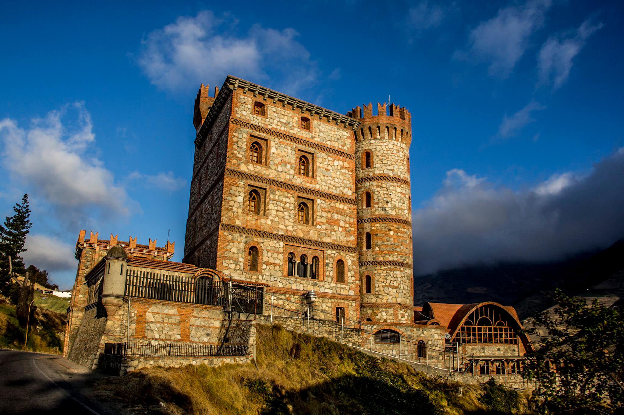 Hotel Castillo De San Ignacio En Mucuchíes, Mérida, Venezuela Un ...