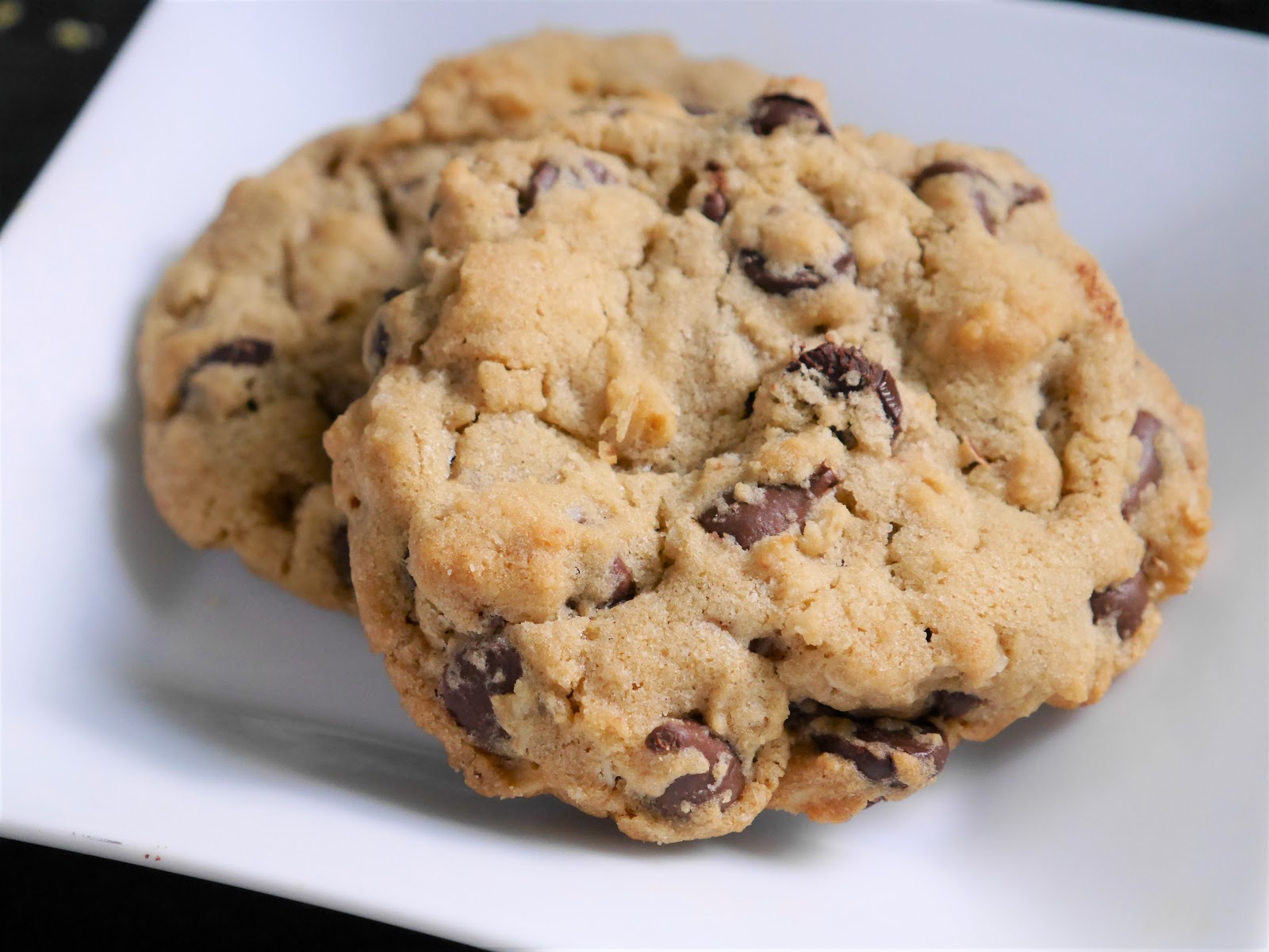 FEAST EVERYDAY : Chocolate Chip Oatmeal Cookies (King Arthur) by Tom