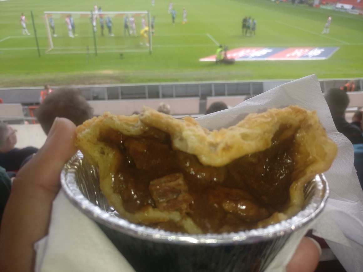 Pierate - Pie Reviews: Football Pie Review: The Don of Football Pies?