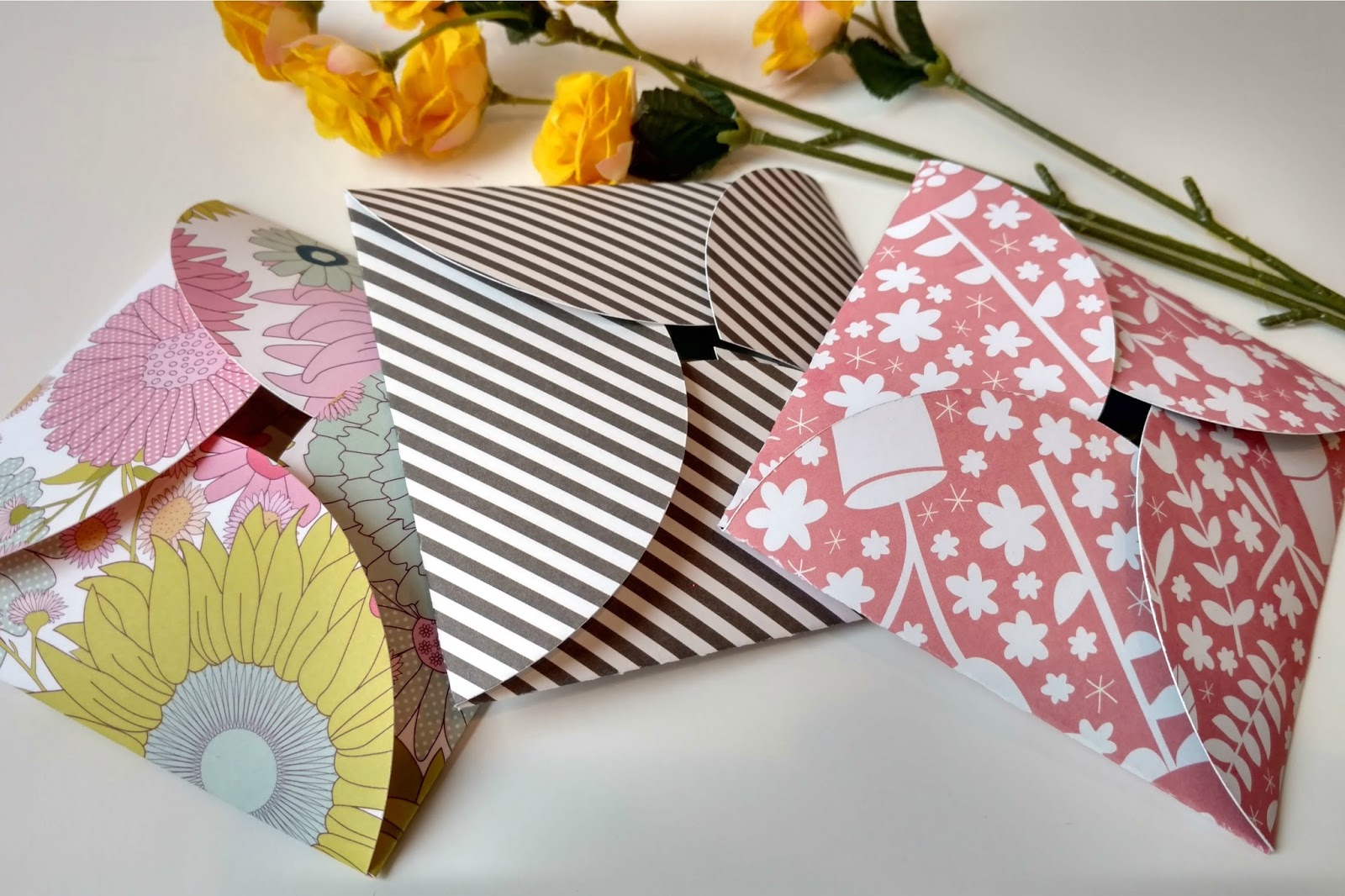 Easy Blooming Envelope and Card - Sunshine and Munchkins