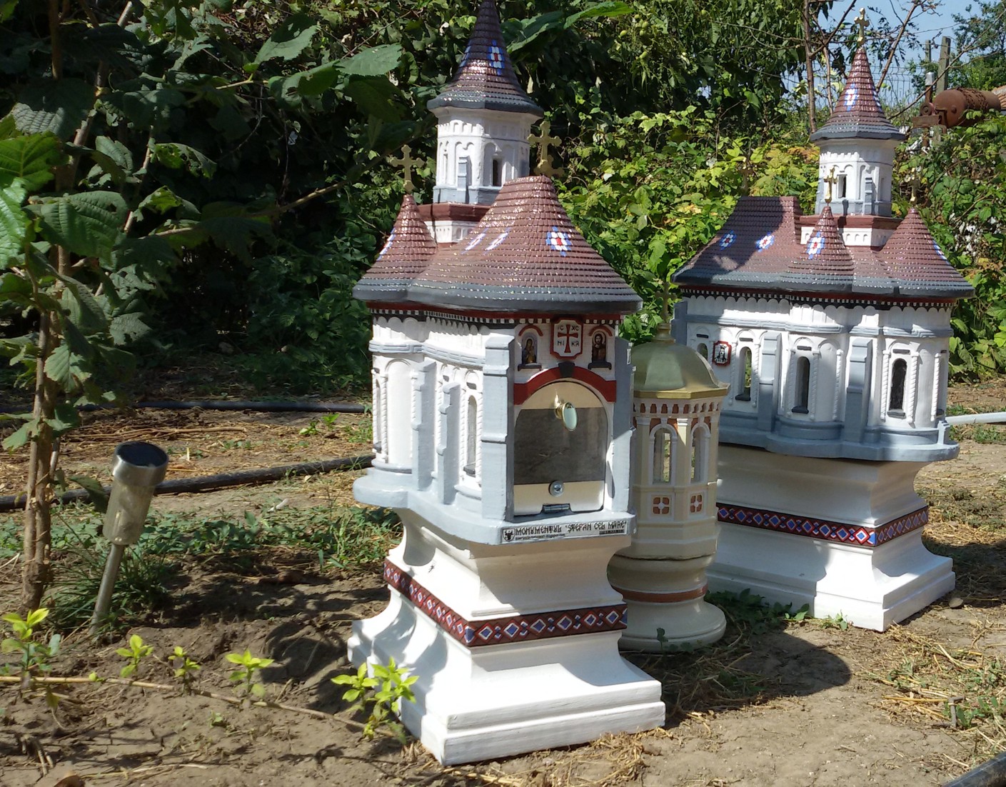 Bisericute Luminoase, Troite Bizantine: Bisericute romanesti si ...