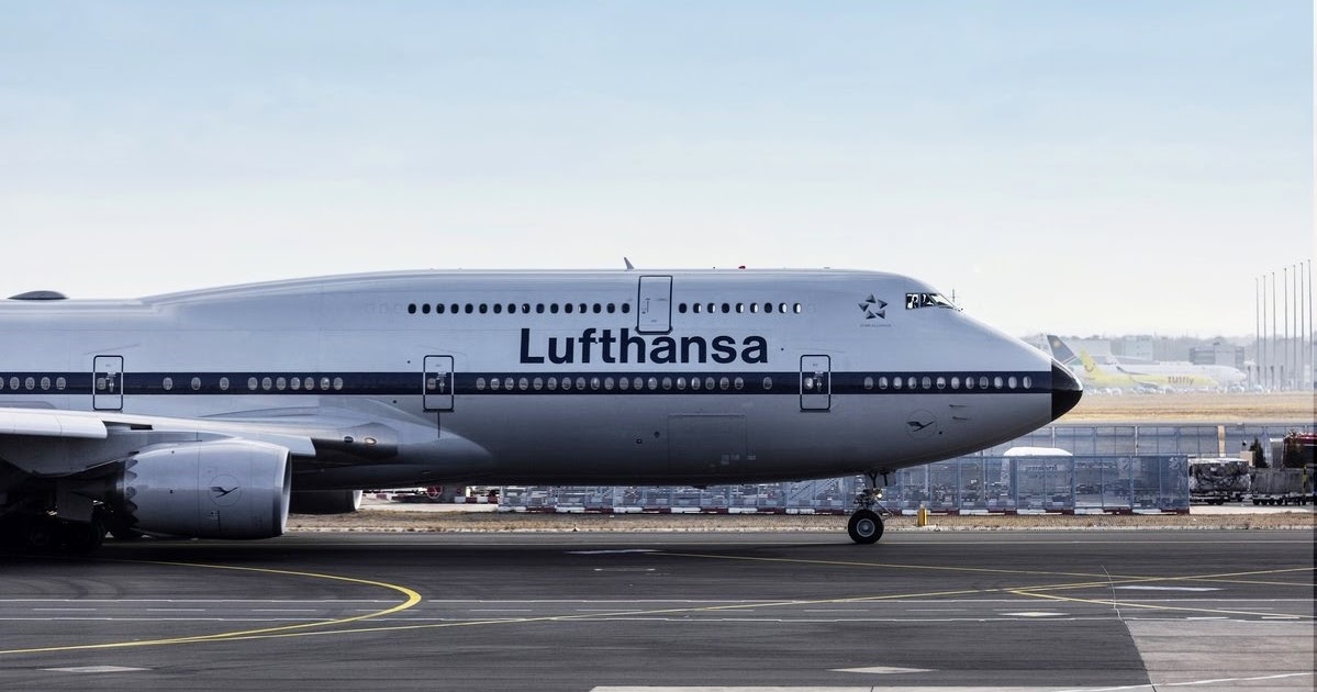 "up,up and away?": Lufthansa 747-400