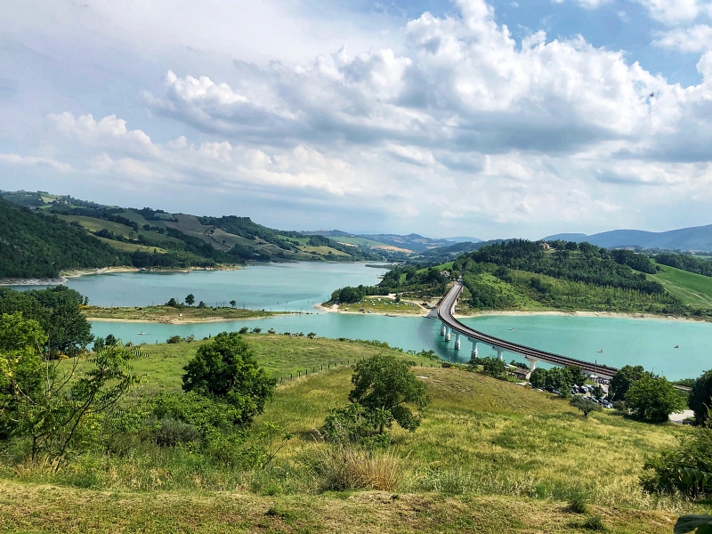 Lago di Cingoli: come raggiungerlo, cosa fare sulle sue rive e nei ...