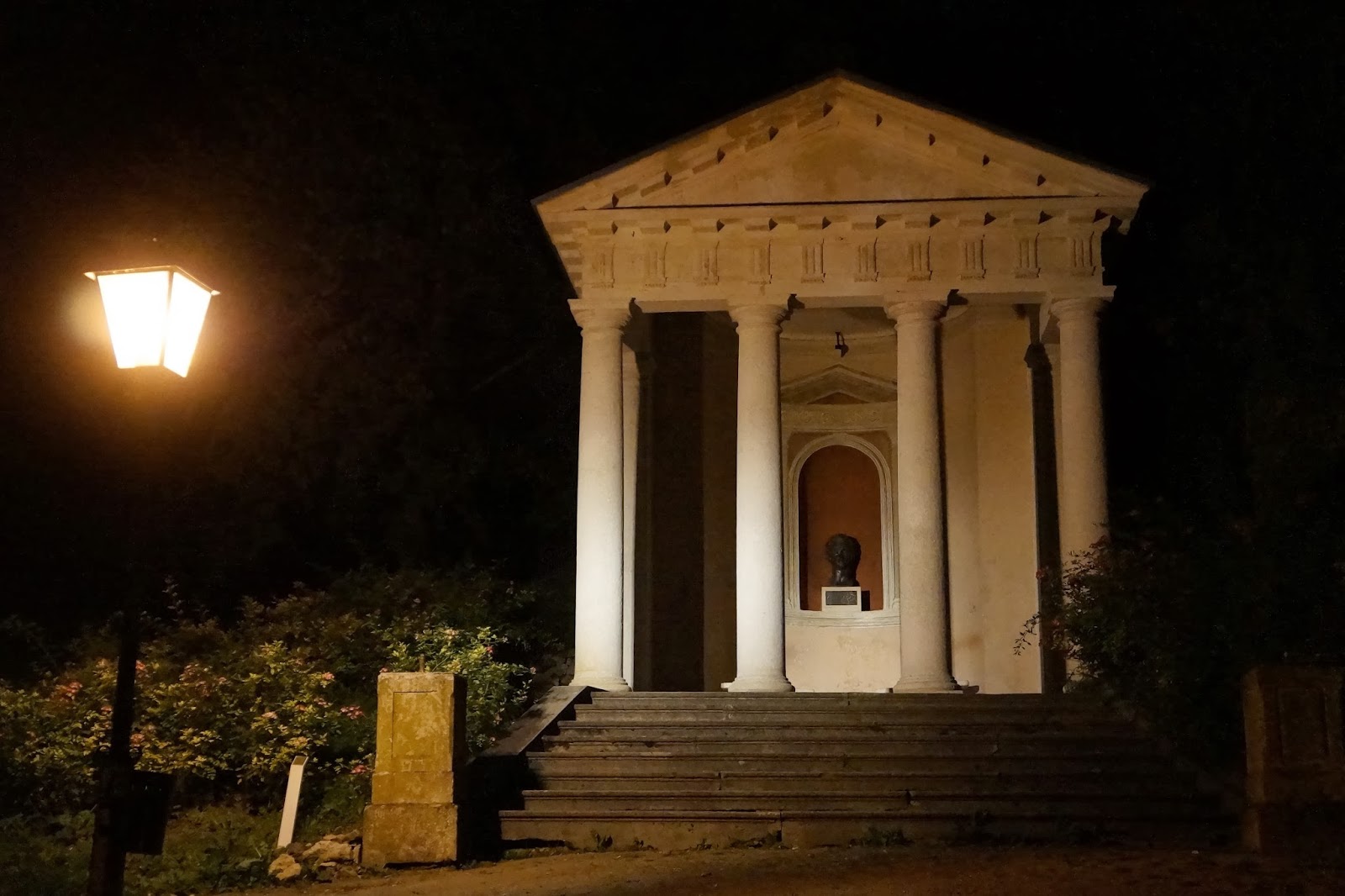 Baden bei Wien by Night |Photoblog On-The-Go