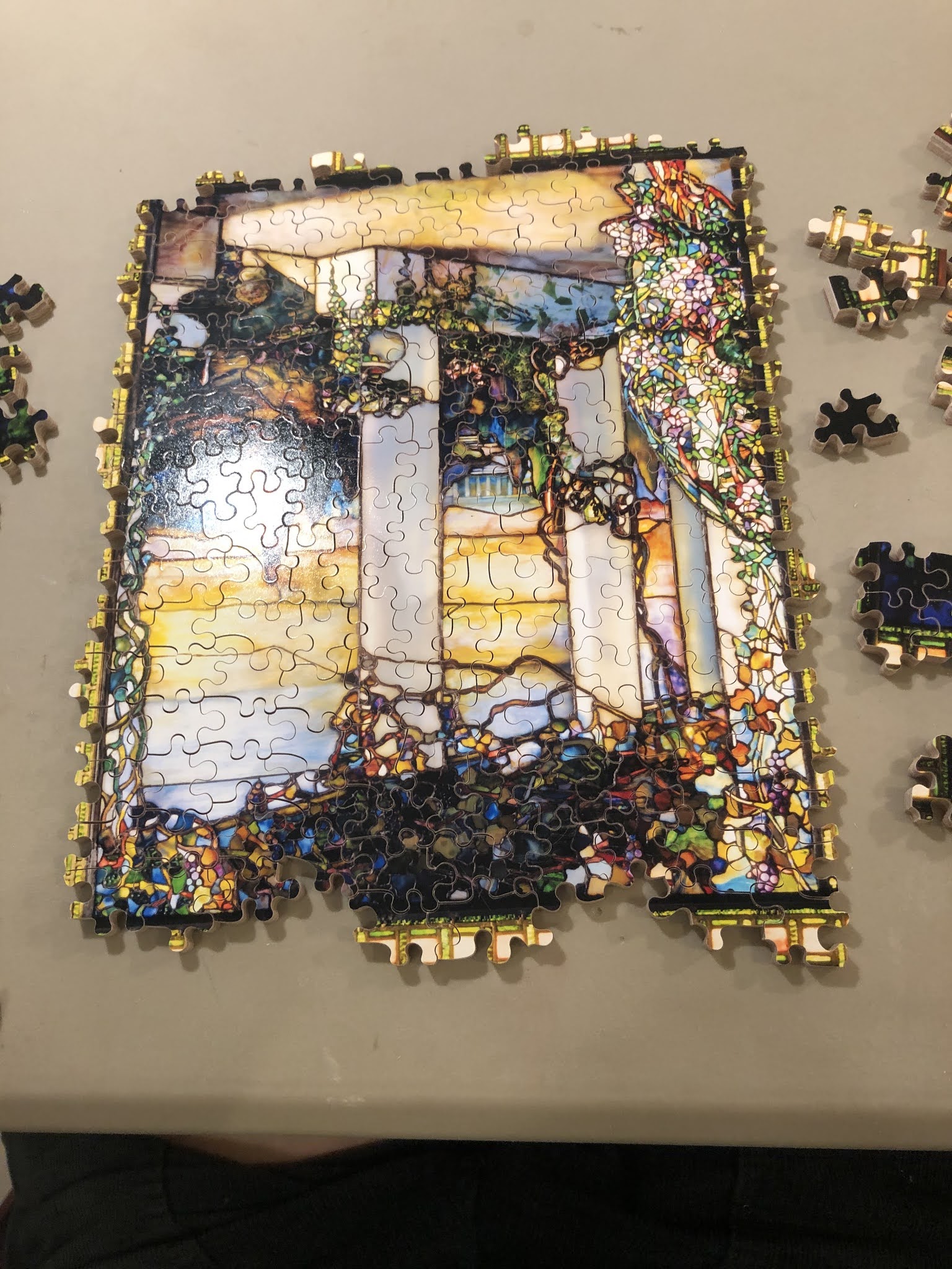 Rebecca's Wooden Jigsaw Puzzles: Hinds House Window, Tiffany Stained Glass