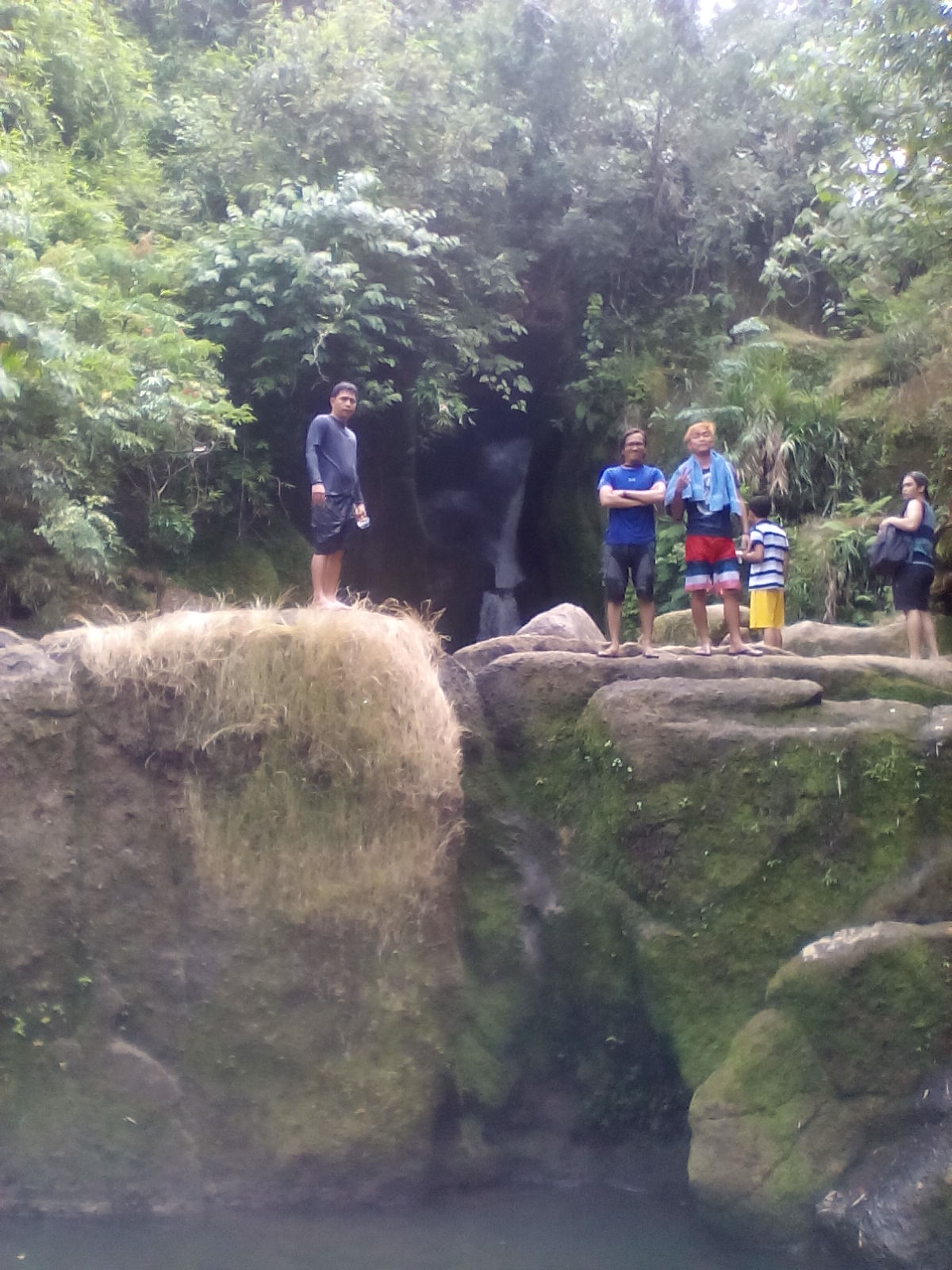 Zarene's Travel: Talay Falls in San Salvador, Luisiana, Laguna