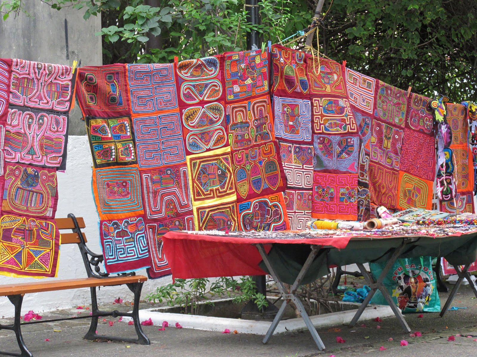 William Morris Fan Club: Molas, you've seen them before....