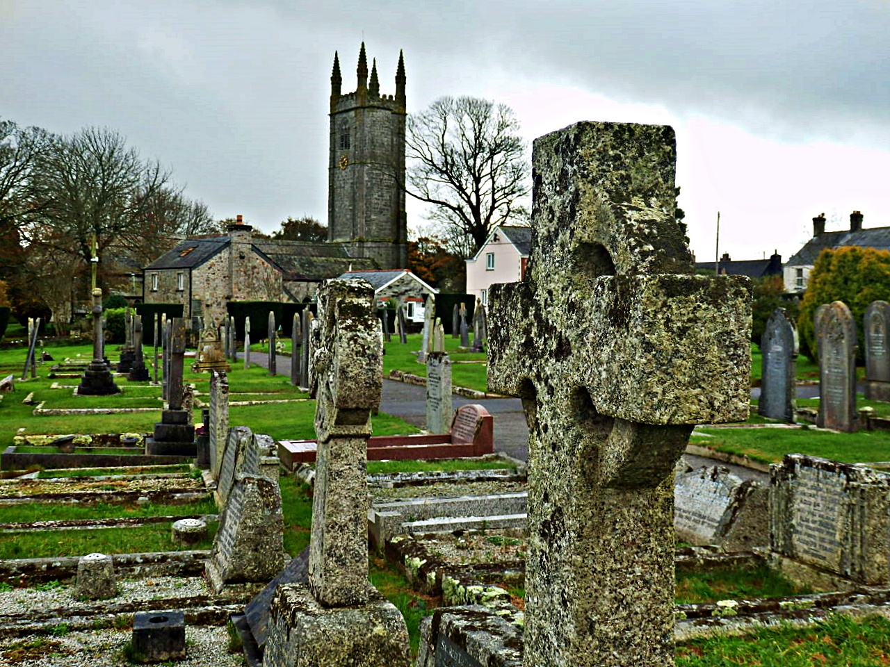 Mike's Cornwall: The Impossible Pie and Gemstone From Beyond The Grave