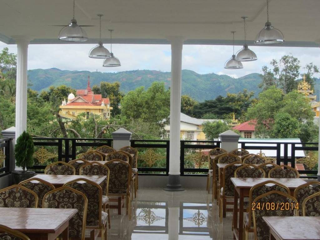 Book Myanmar Hotel: Inlay Palace Hotel