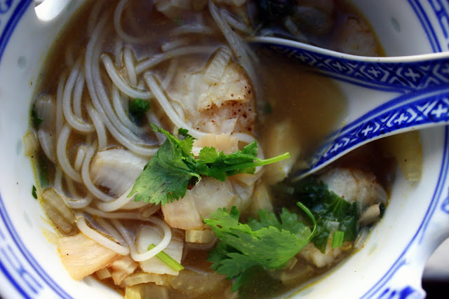 we eat. happy.: asian white fish & noodle soup.