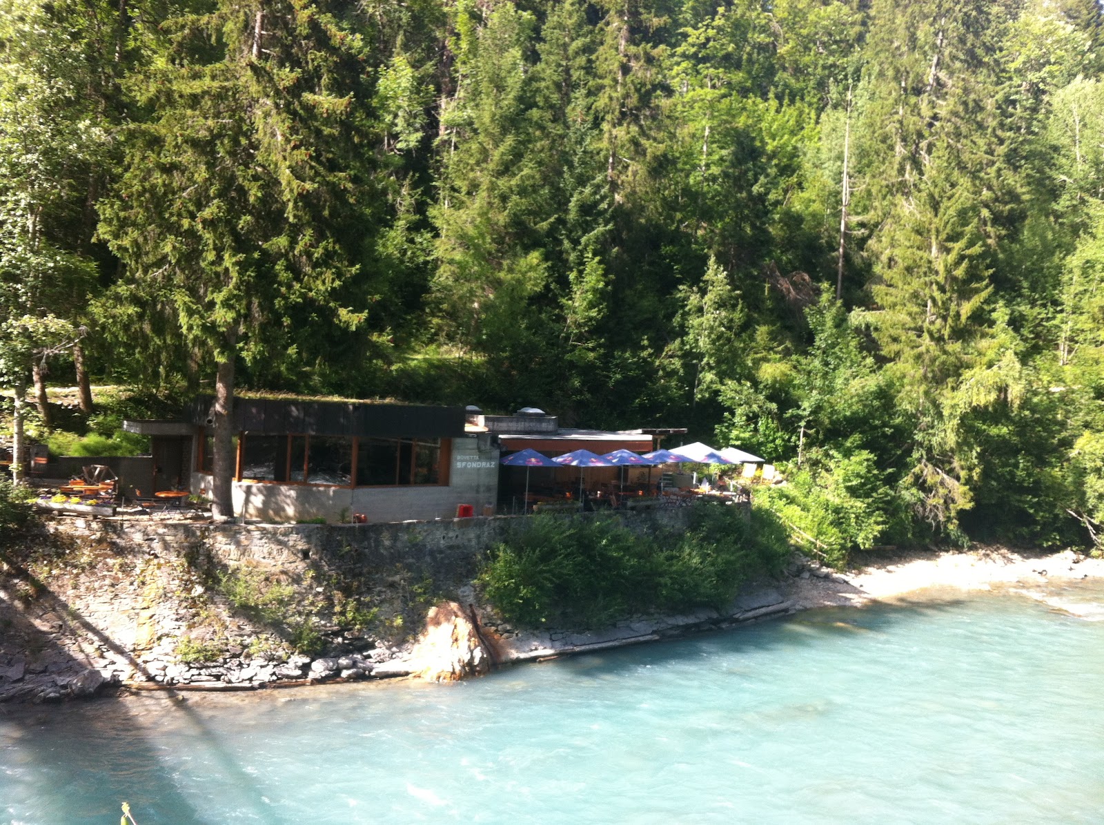 Fat cun plaschair - da Monica: La Büvetta Sfondraz