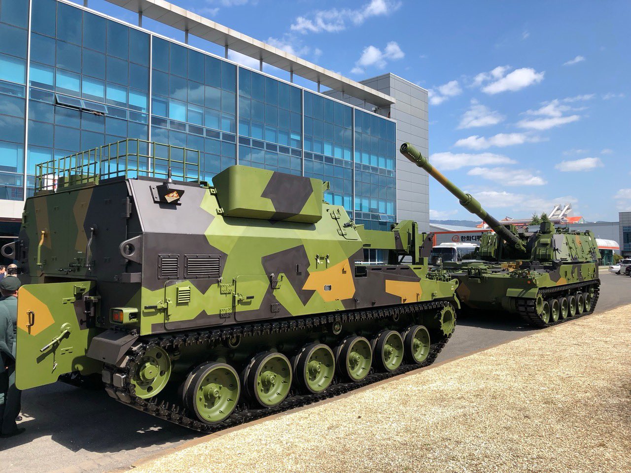 AAG_th บันทึกประจำวัน: นอร์เวย์รับมอบปืนใหญ่อัตตาจรสายพาน K9 Thunder ...