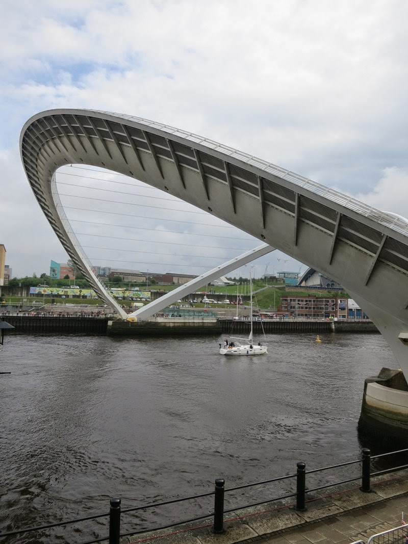 The Gateshead Millennium Bridge | A Pedestrian and Cyclist Tilt Bridge