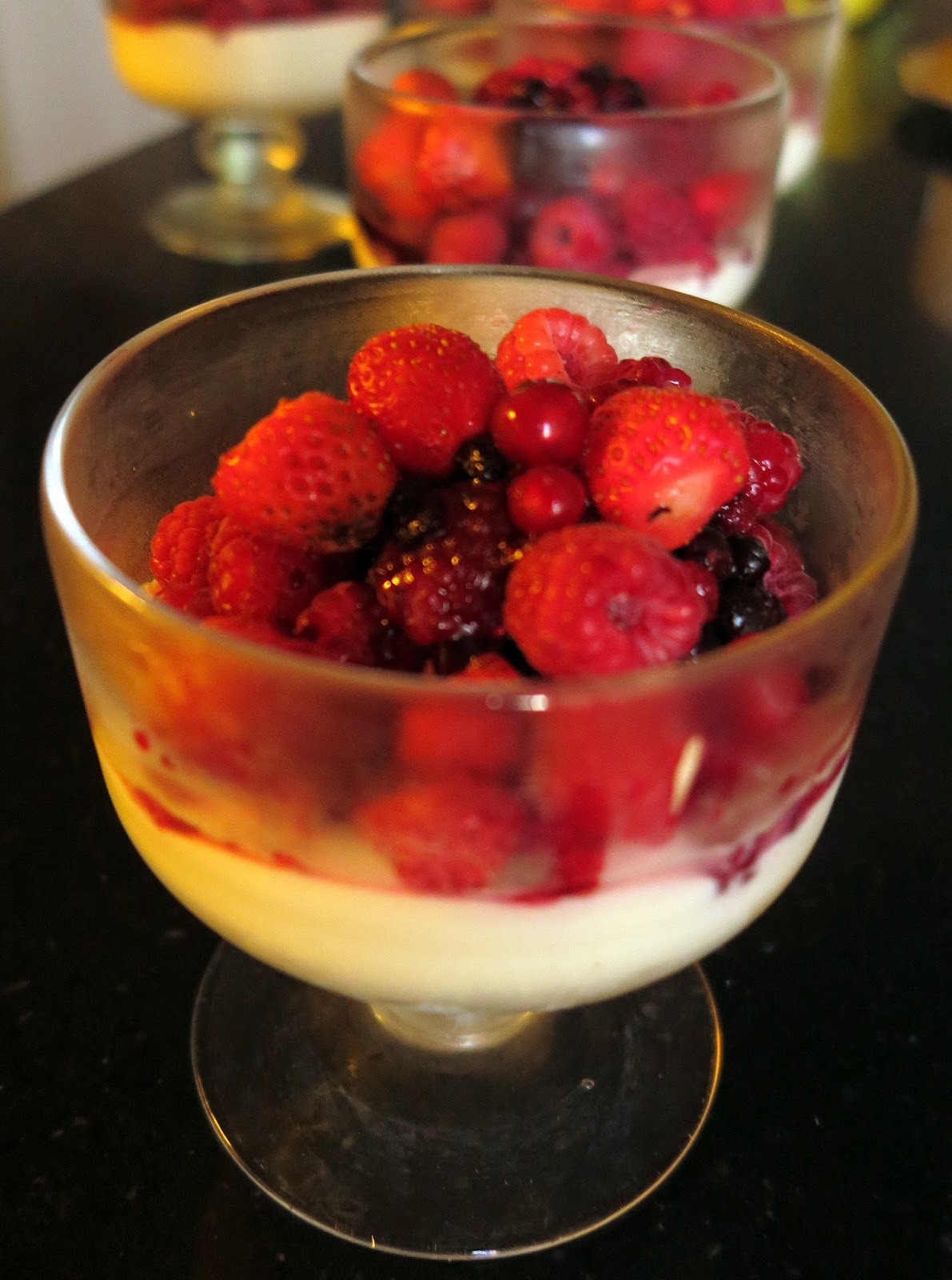 Ambiances et Gourmandises de MJ: Crème Blanche et fruits rouges