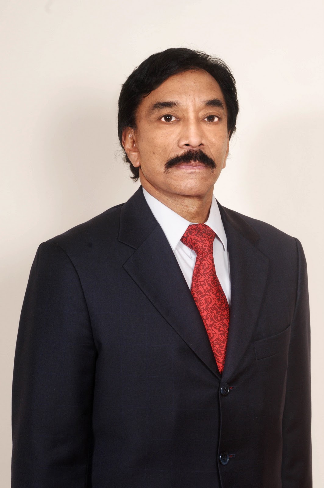 Servicio de Imagen Profesional, SIP: Diputado Victor Flores Morales