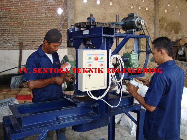 CV. SENTOSA TEKNIK ENGINEERING: Mesin Pencetak Kerupuk