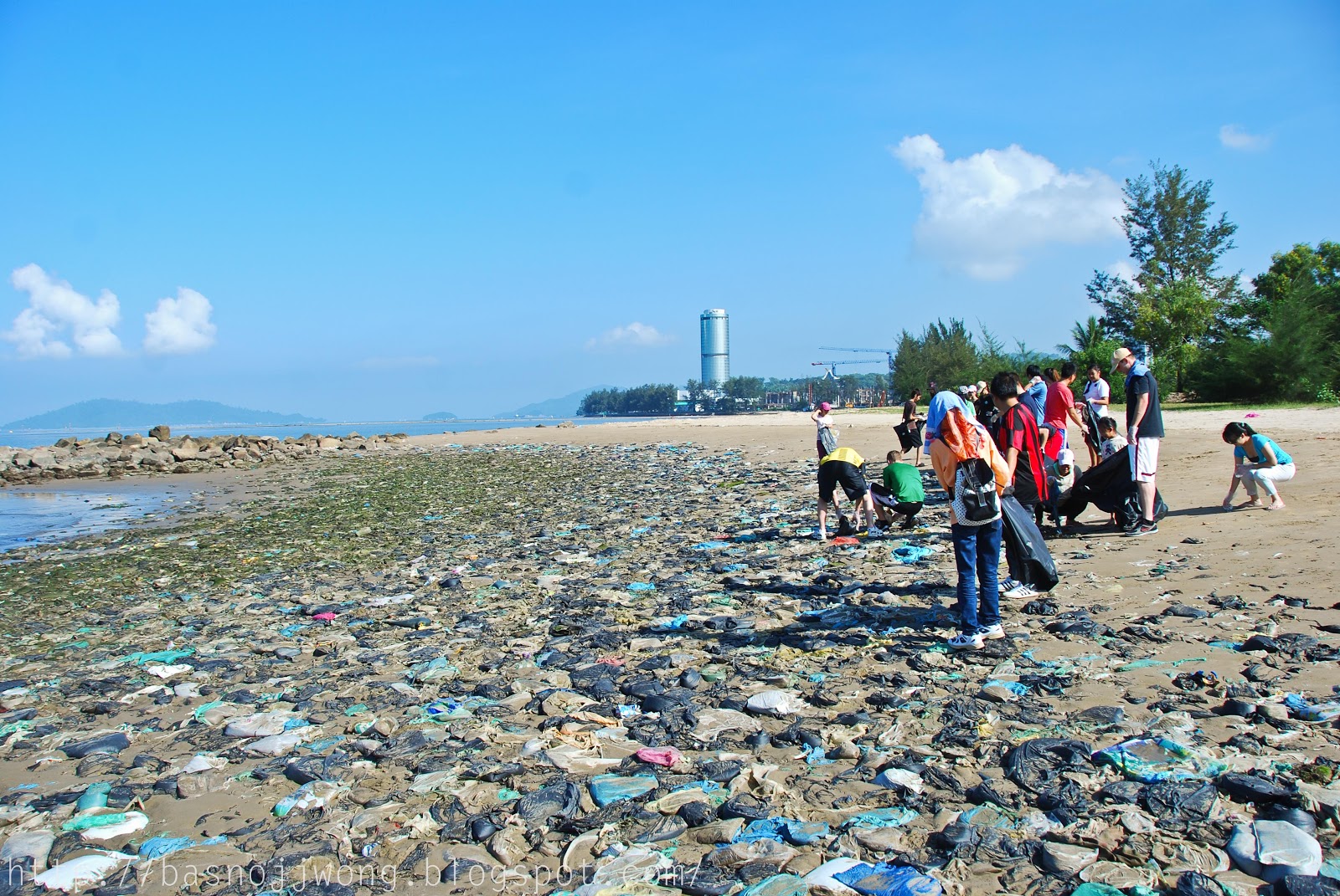 Volunteer Beach Cleaning Project - The Outcome ~ Jiunn Yi | Photo Blog
