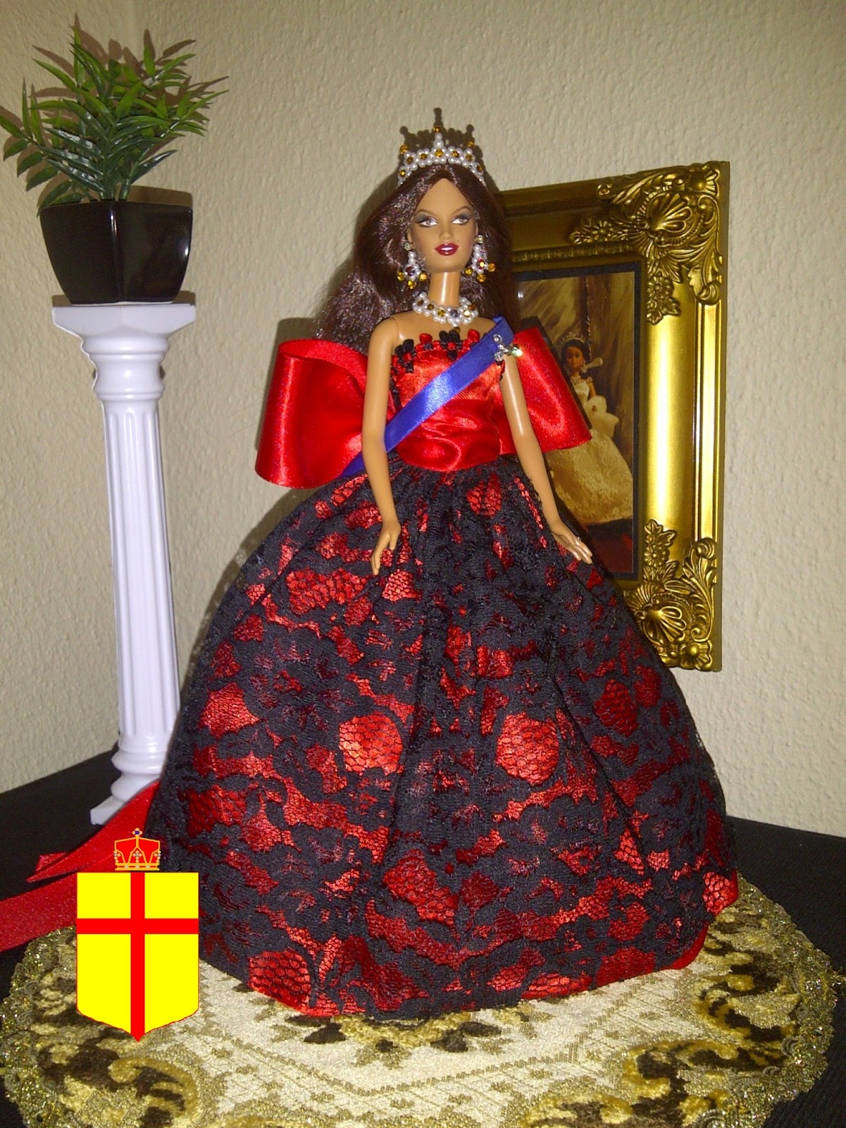 The World of Daniel: Fascinating Fridays (Royal Family Crests)