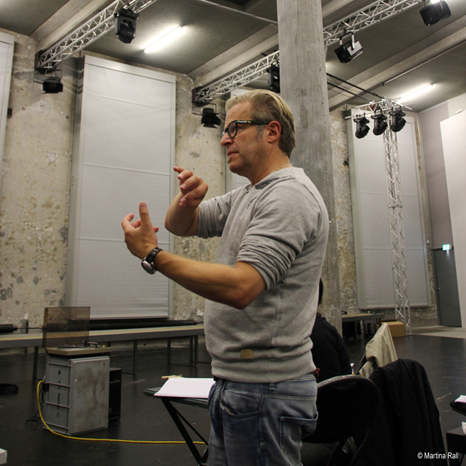 Artists in Action: Roland Koch bei Theaterproben in St. Gallen