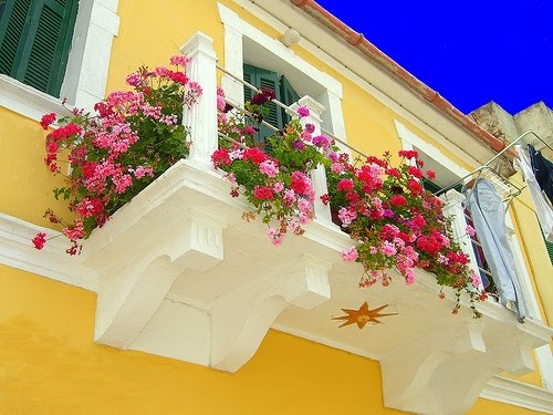 GREEK COLOR: Balcony Color
