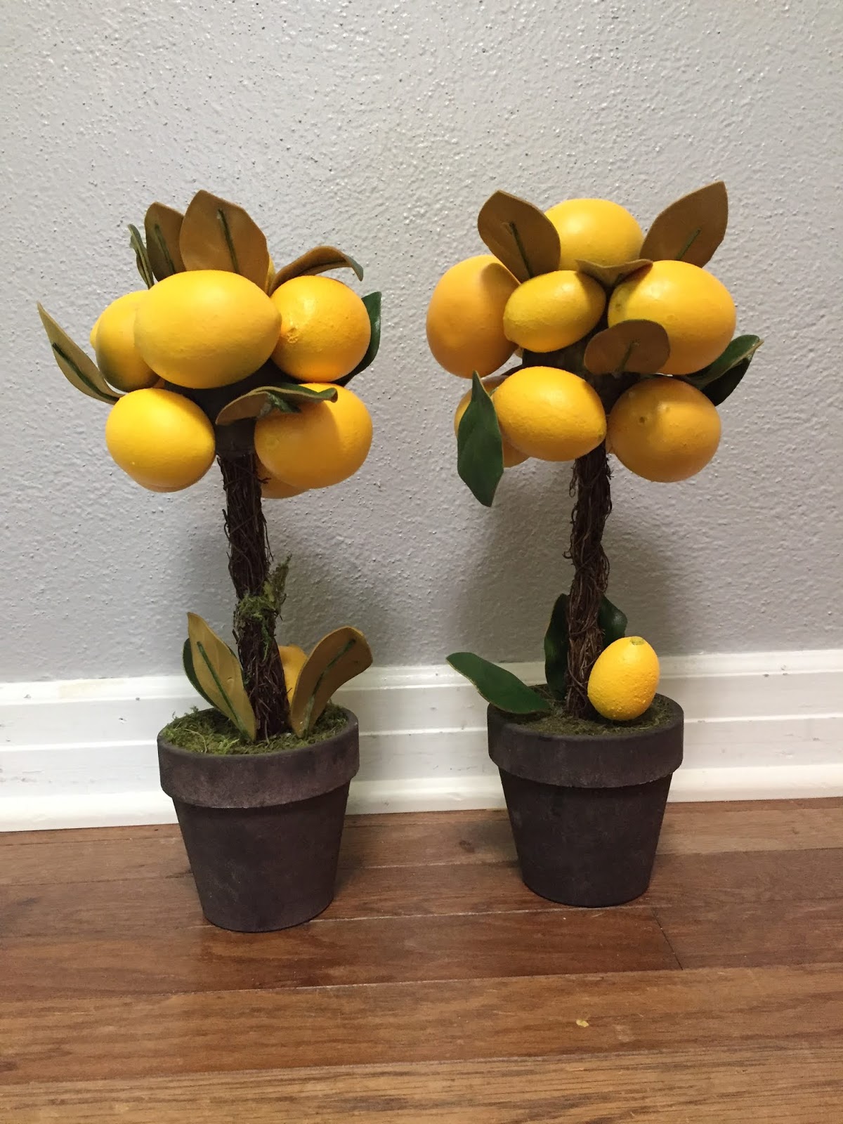 Polka-Dotty Place: DIY Lemon Topiaries