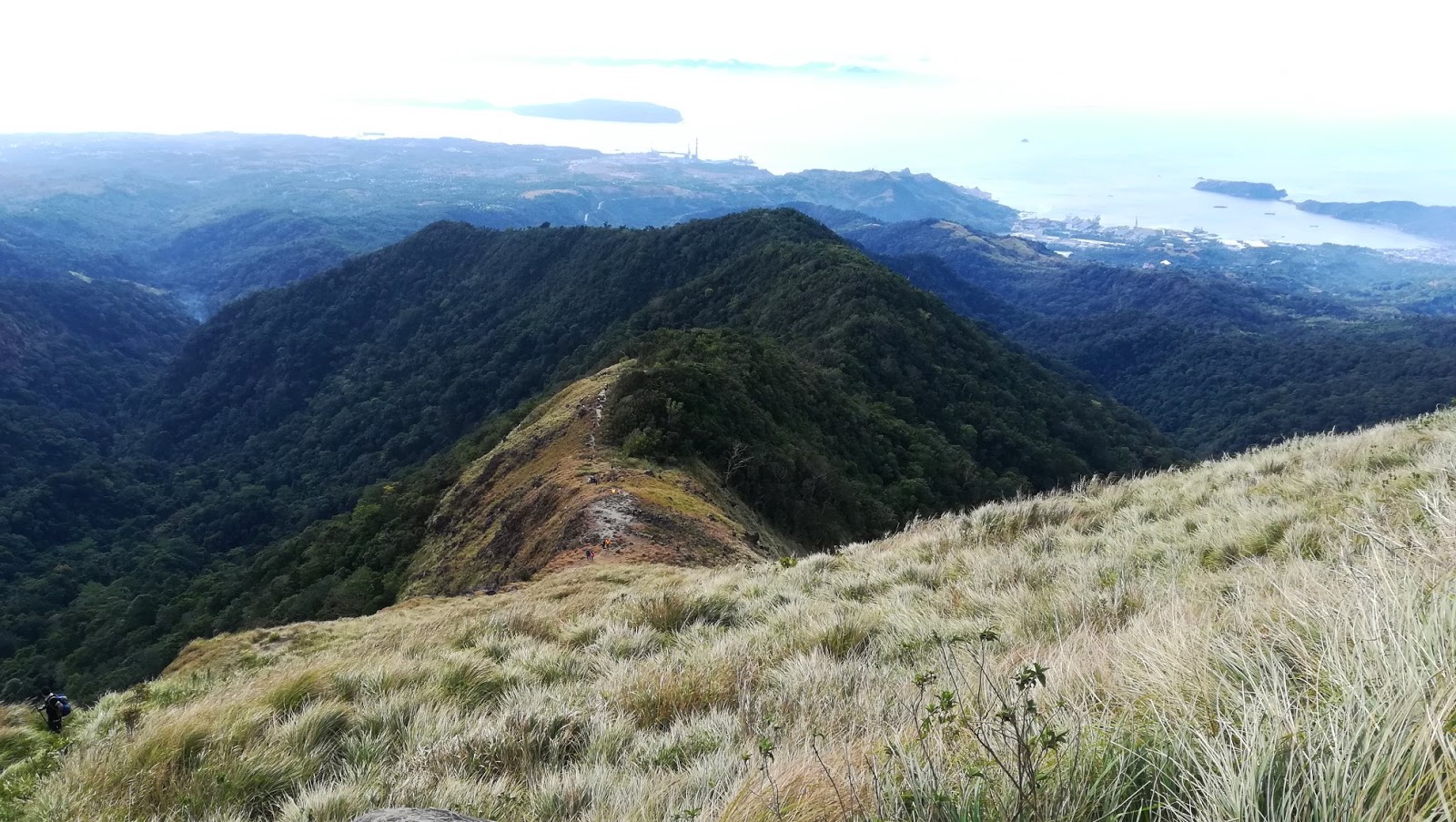 The Novice Trekker: Mt. Mariveles Dayhike (Bataan) - Tarak Ridge (1,006 ...