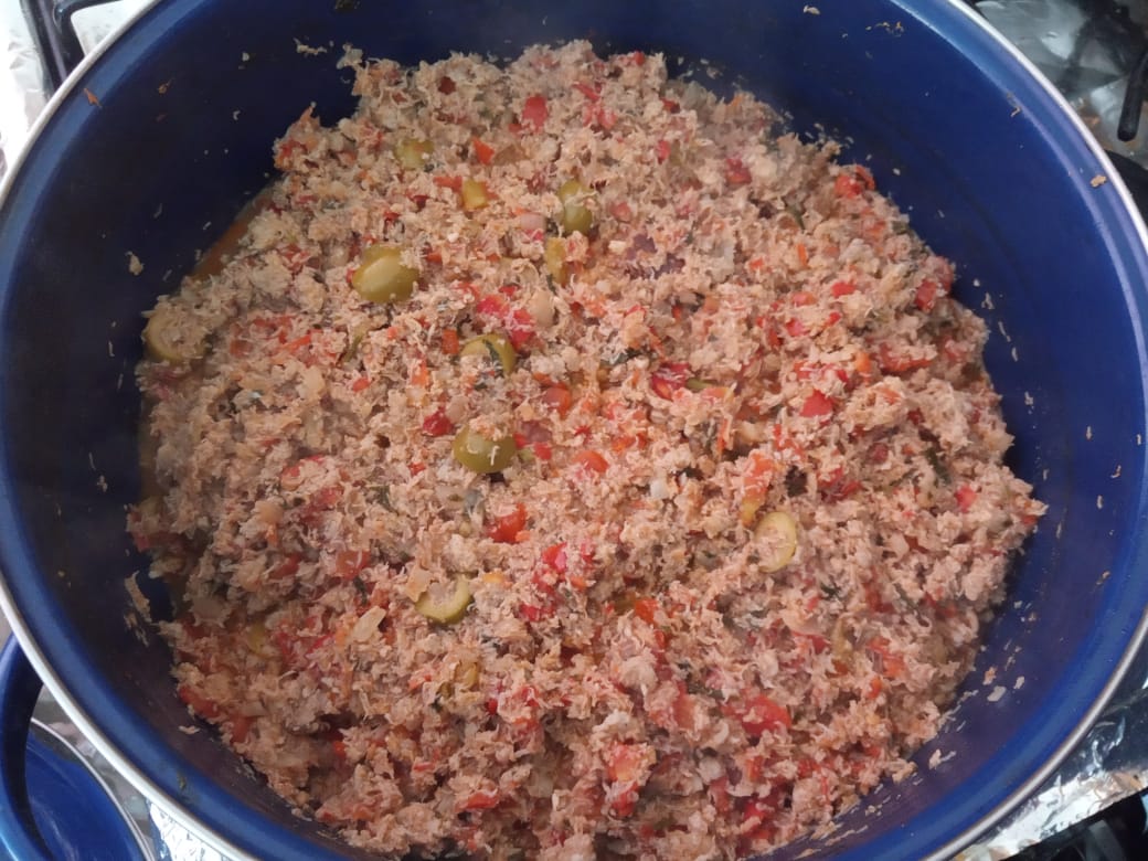 Receta para preparar chiles en frío de atún.