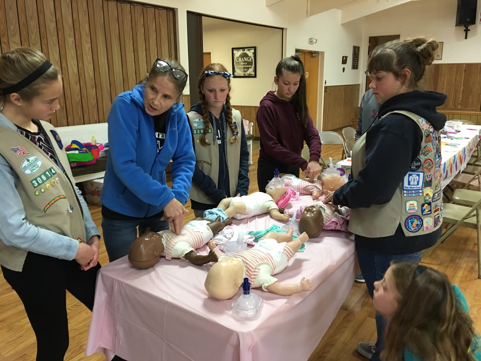 GSCCC Blog: Cadettes Earn Babysitting Badges in Aptos!