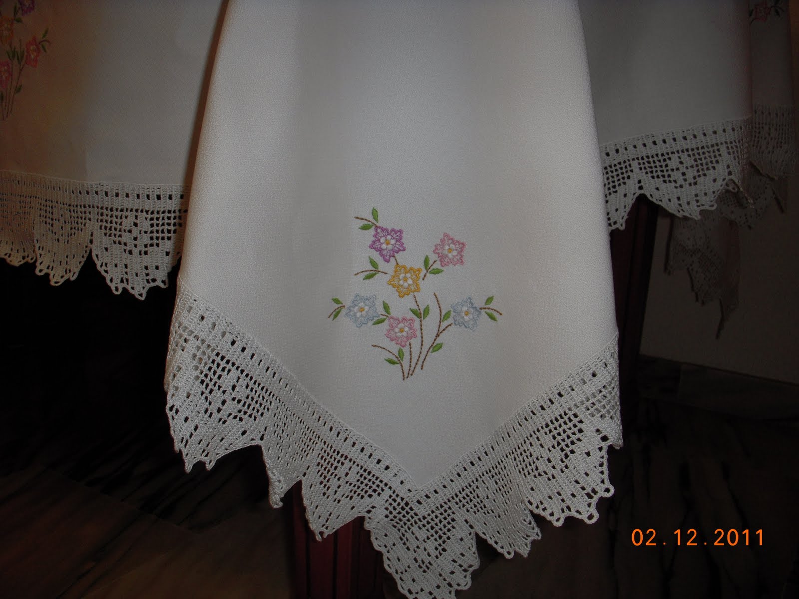 (MIS TRABAJOS) NIEVES MORENO: BORDADOS EN MANTELES