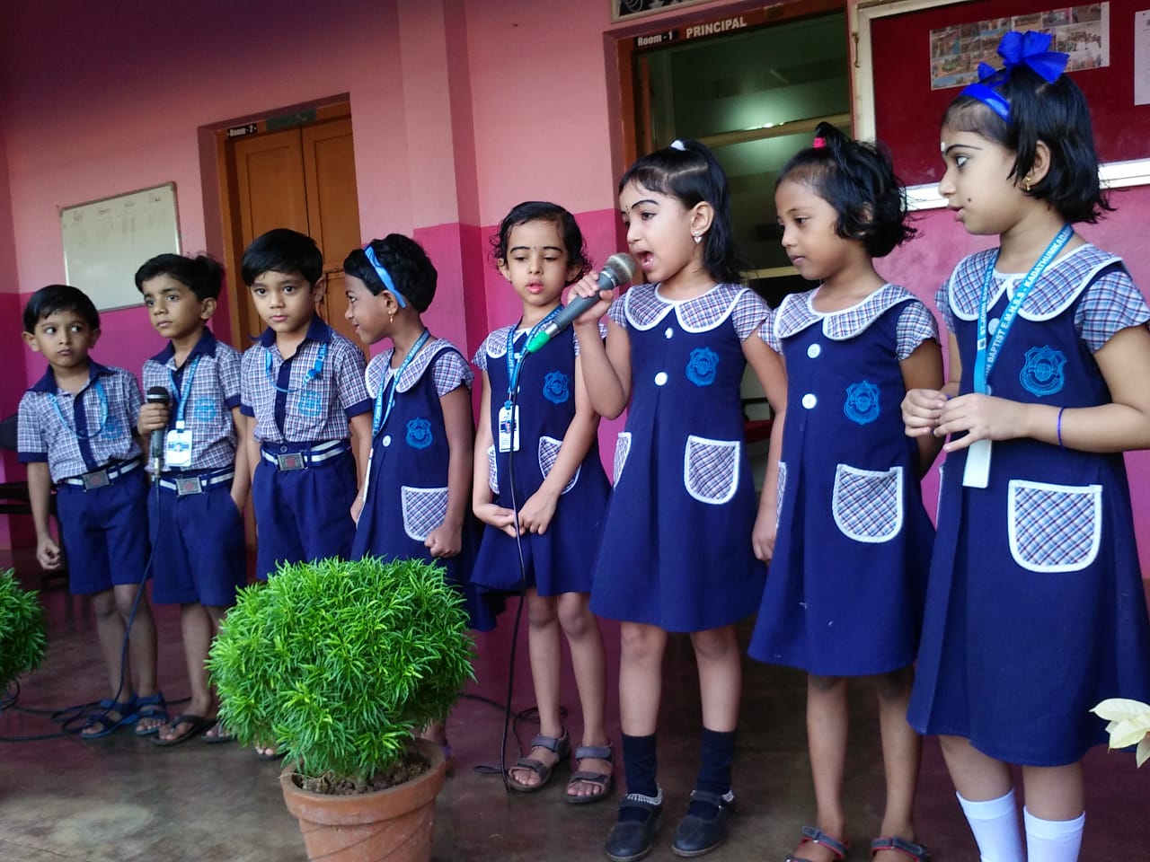 stjohnemhs: SCHOOL ASSEMBLY