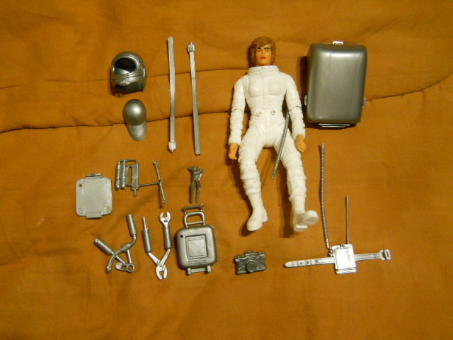 Atomic Toy Spaceship: Johnny Apollo and Jane Apollo