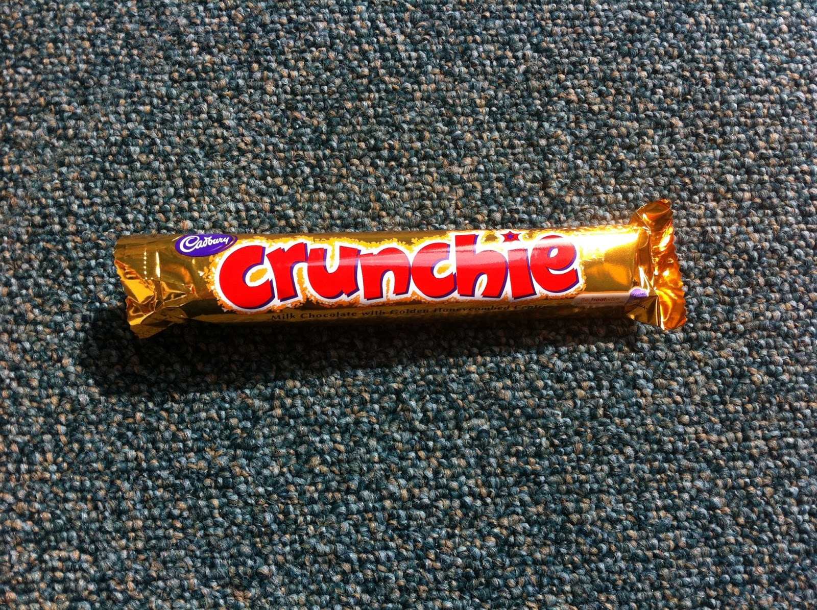 A glutton in London: Cadbury Crunchie Bar and Biscuits