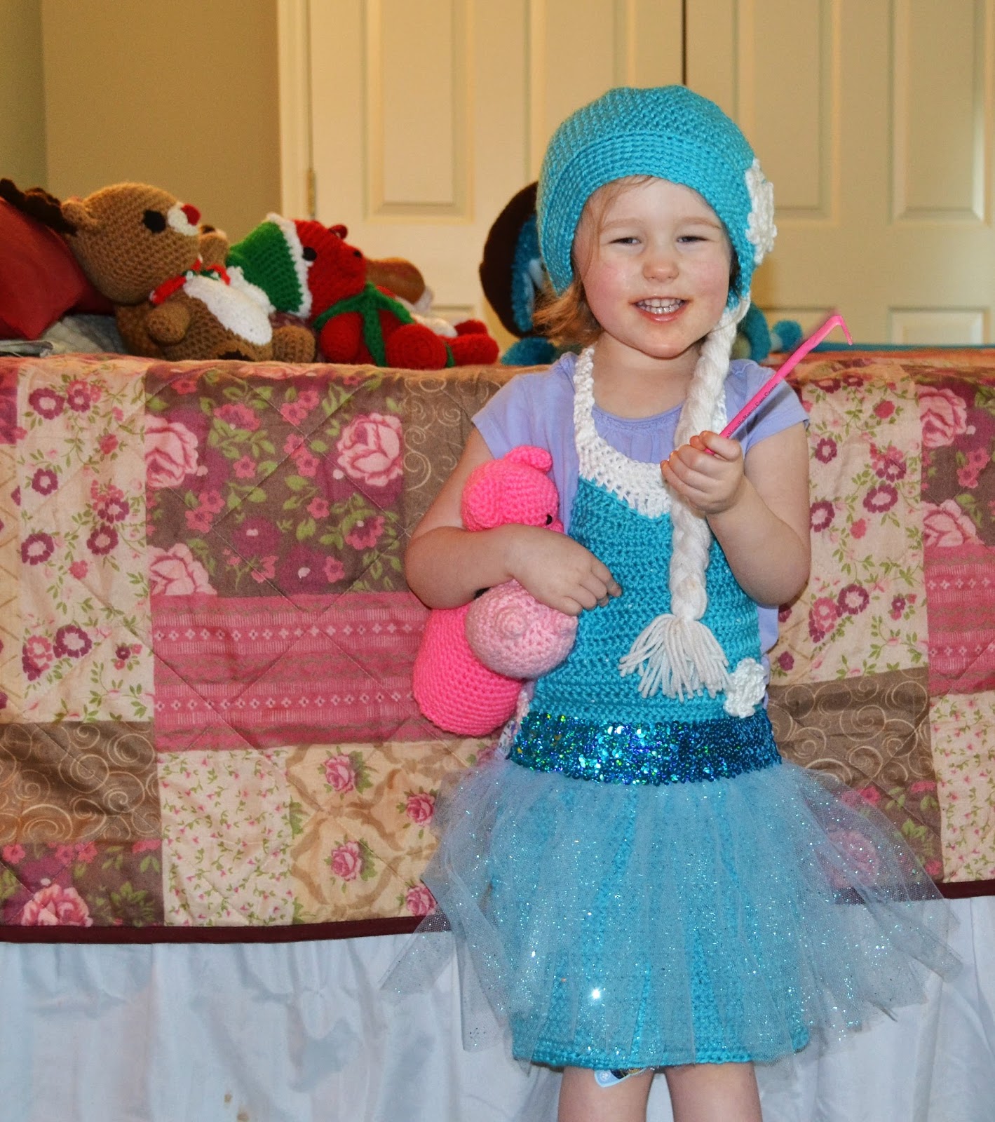 The Perfect Stitch...: Crochet Frozen Elsa Apron...Elsa-Inspired Costume...
