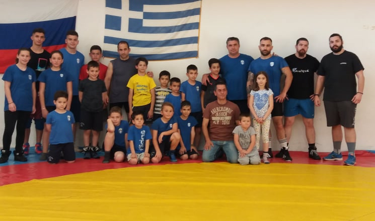 ΕΛΕΥΘΕΡΑ ΠΑΛΗ ΠΑΤΡΑ: Επίσκεψη κ. Καράμπελα στην αίθουσα πάλης