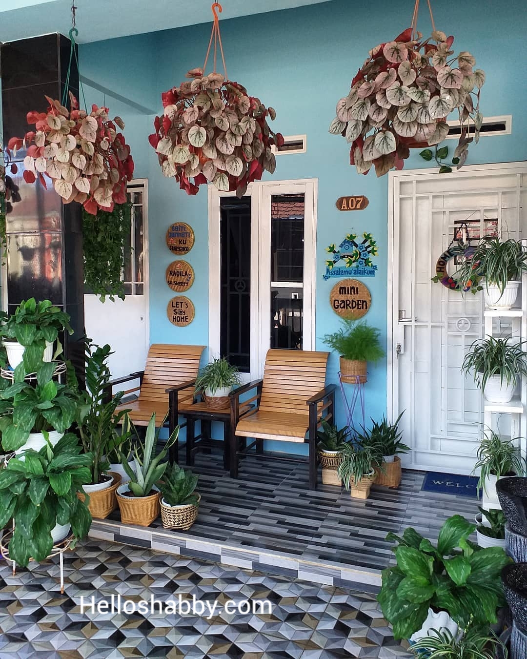 Inspirasi Bunga Gantung di Teras Rumah yang Cantik dan Bisa Anda Tiru ...