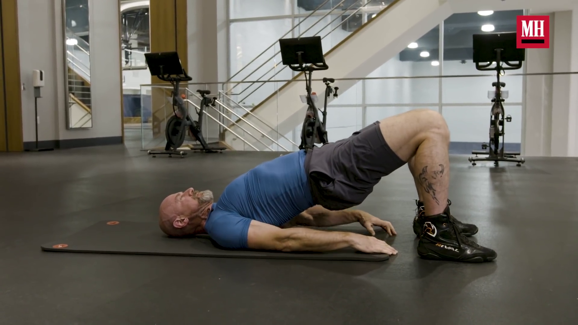 ausCAPS: Christopher Meloni shirtless in Men's Health