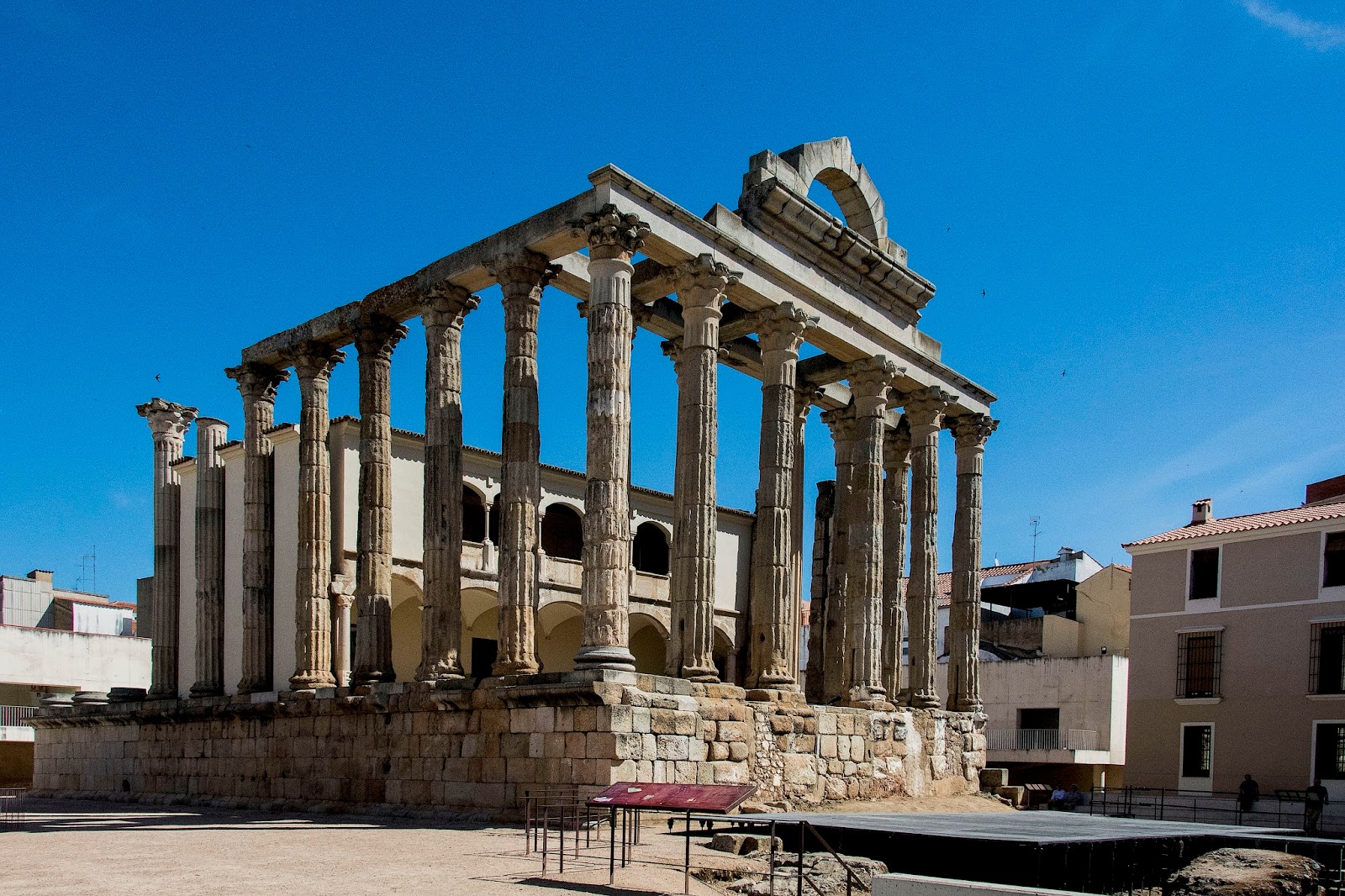 Mérida - Templo de Diana - Arte romano | Fotografía Demetrio Fernández