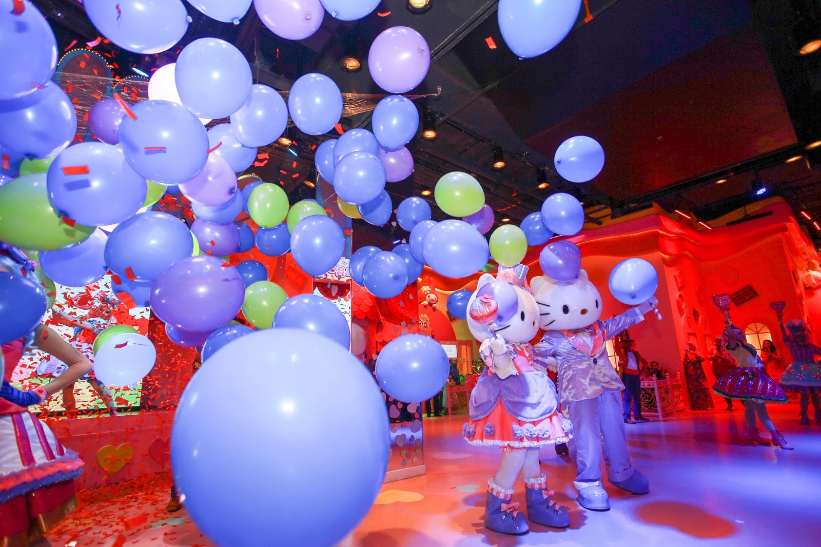 SANRIO HELLO KITTY TOWN Presents the Sweetest Show in Town!