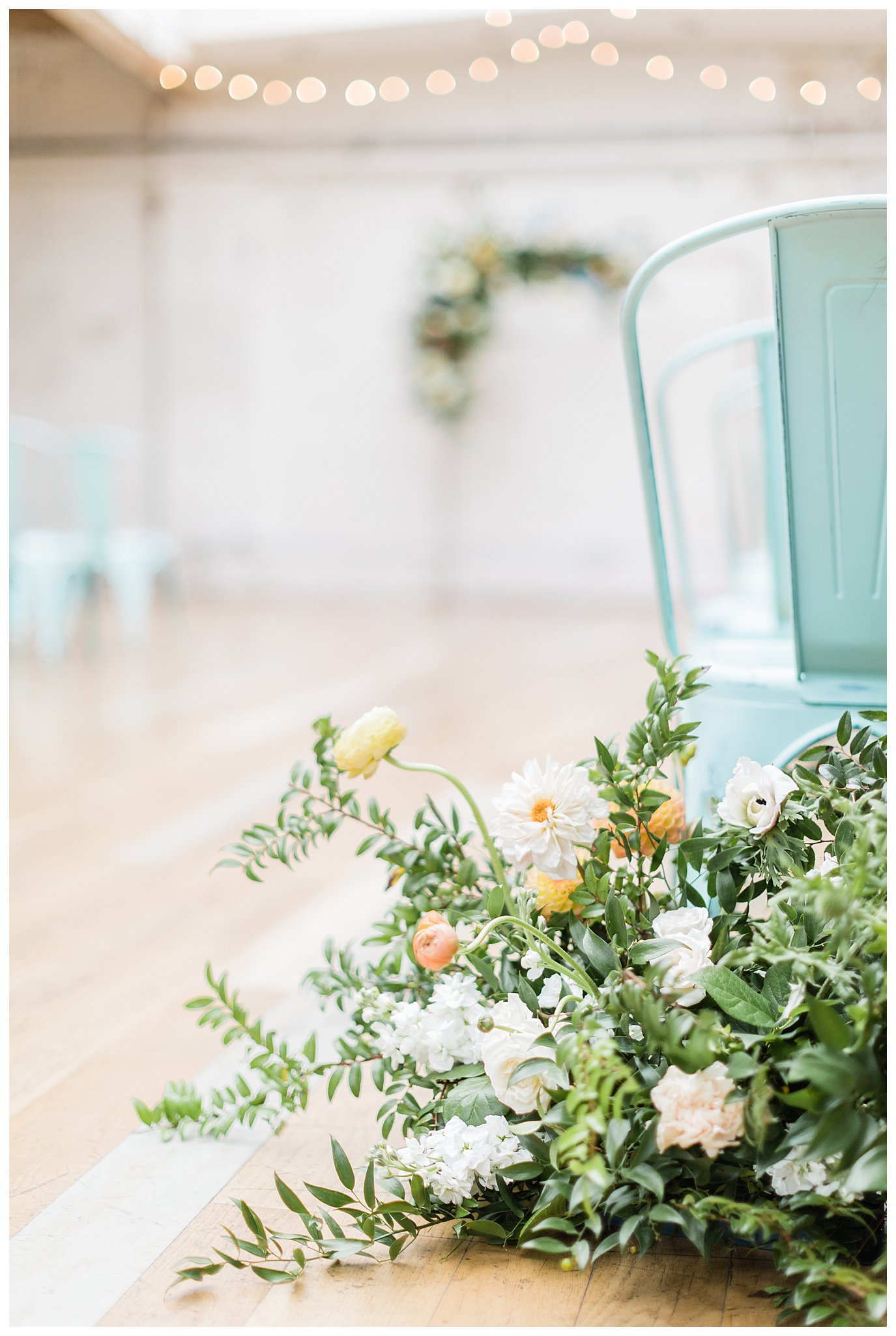 bright and colorful summer wedding at the joinery — Photography by Lauryn
