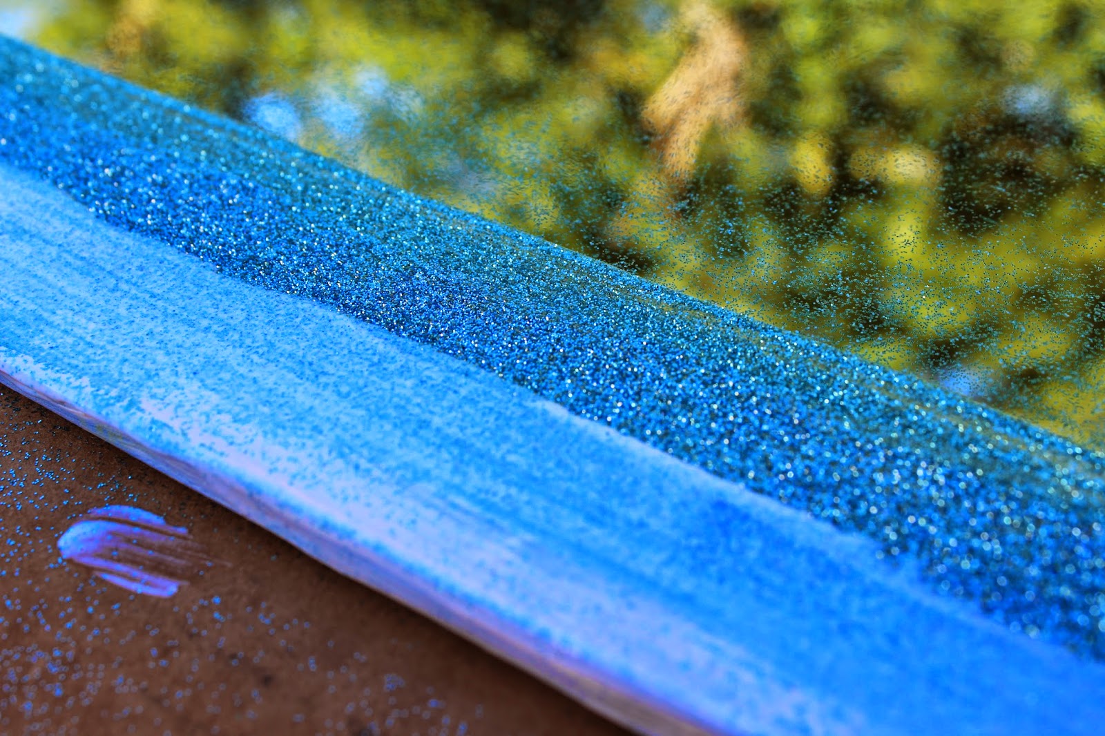 emma judge: DIY: Ombre Glitter Mirror