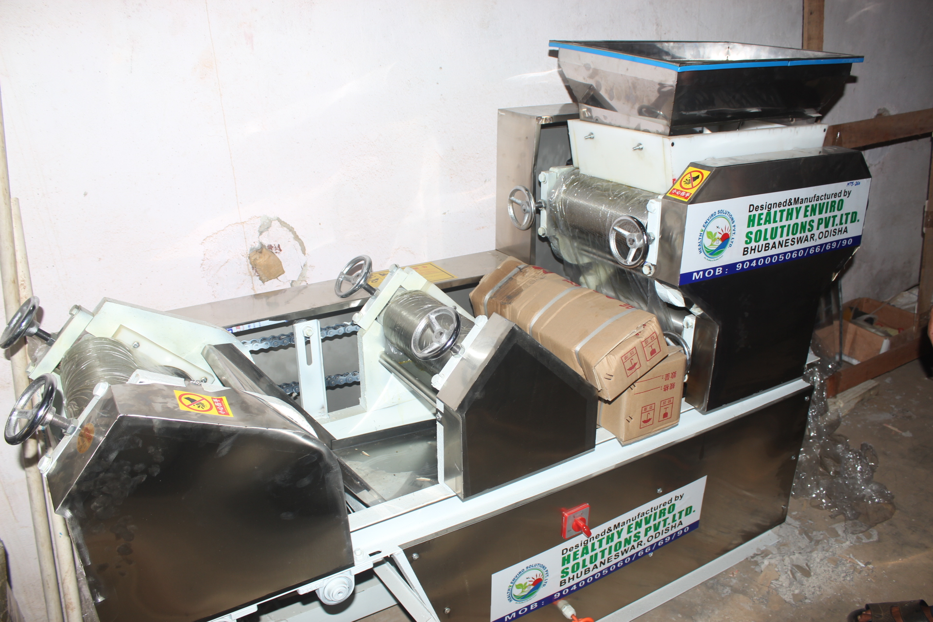 10 ROLLER AUTOMATIC NOODLE MAKING MACHINE PHOTOS