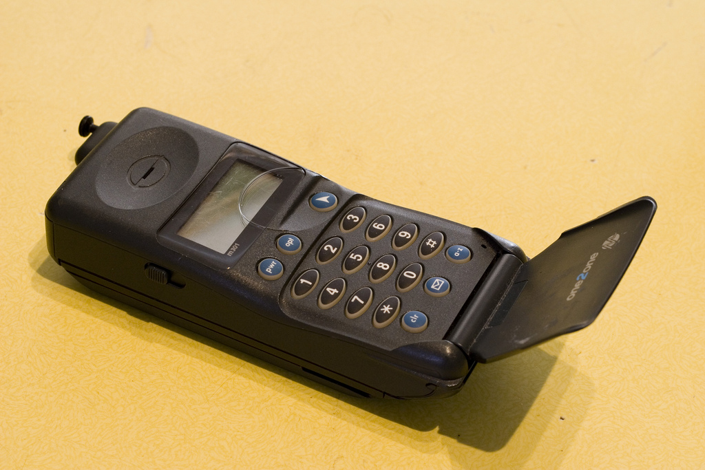 Curent Continuu: Poze cu telefoane vechi