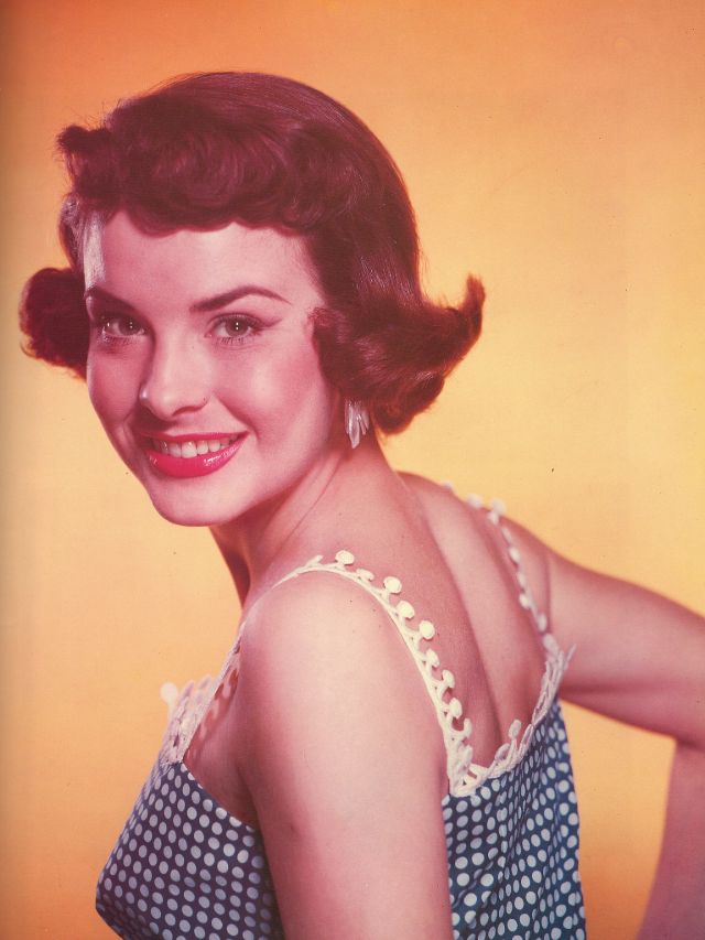 American Classic Beauty: 40 Glamorous Photos of Jean Peters in the ...