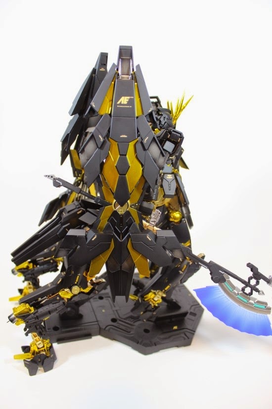 Custom Build: MG 1/100 Banshee (Unicorn Beast Mode vol. 2)