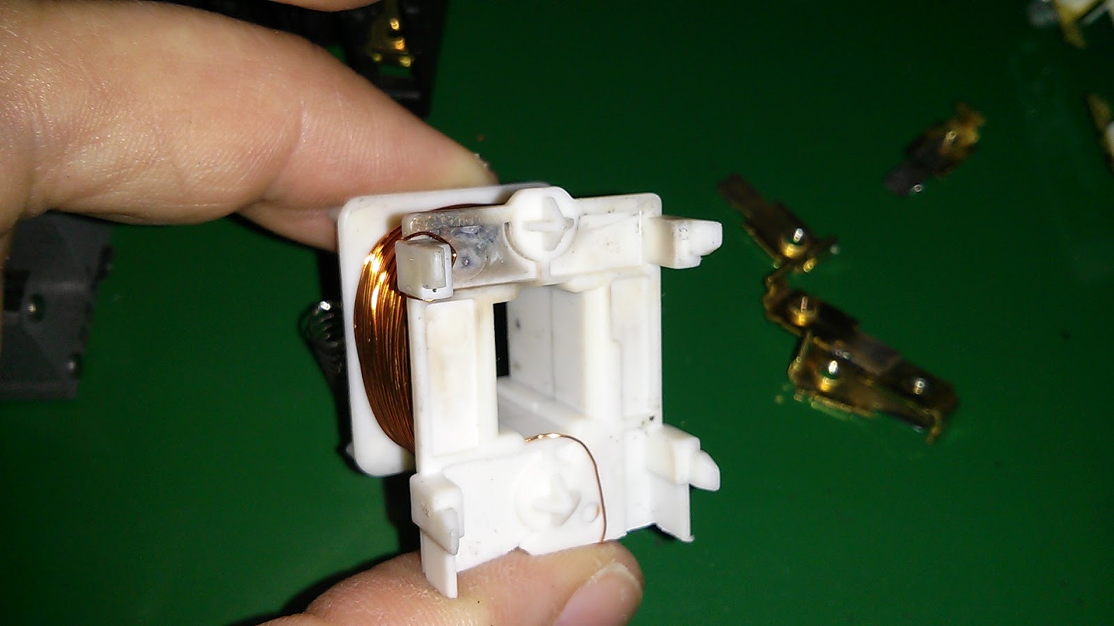 Automatización y Robótica Industrial: El contactor y sus averías.