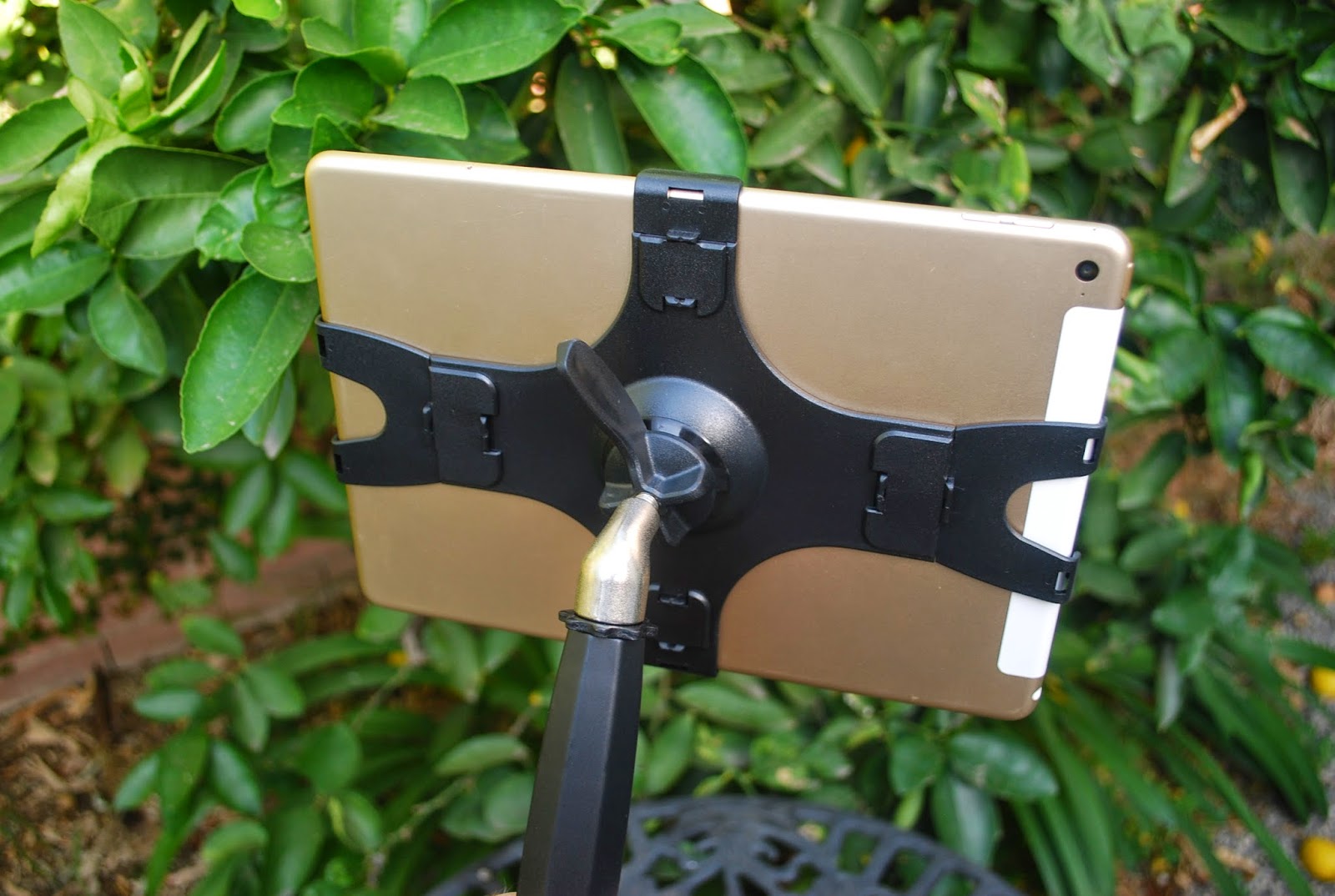 Rex and the Bass: Peavey iPad Tablet Mounting System Review