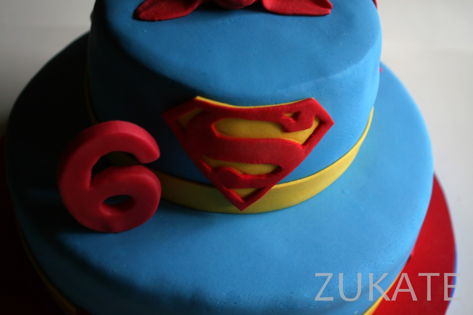 TORTA DE SUPERMAN PARA VALERIA | ZUKATE